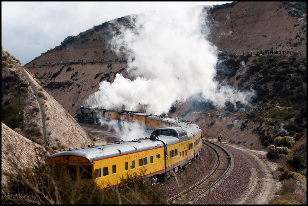 UP 844 and fans in Cajon Pass